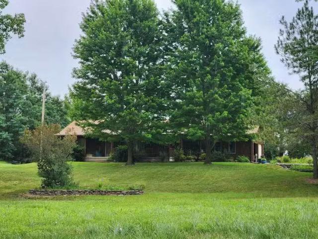 8016 N Halstead St, Hutchinson, KS 67502 651729596