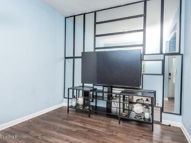 8016 Cedar Meadows Ln