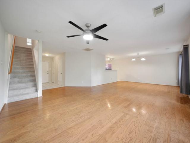 8016 Golf Green Circle