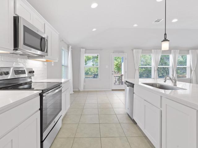 8017 Flintlock Cir