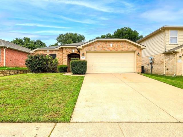 8017 Sartain Dr, Fort Worth, TX 76120