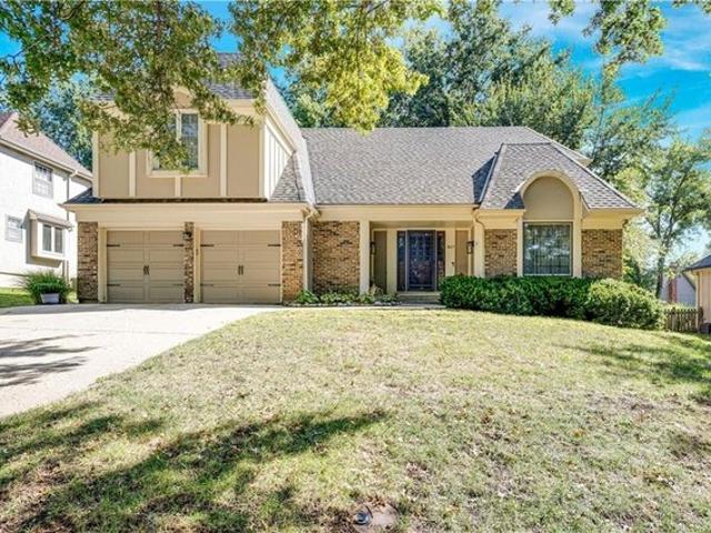 8017 W 115th Ter, Overland Park, KS 66210
