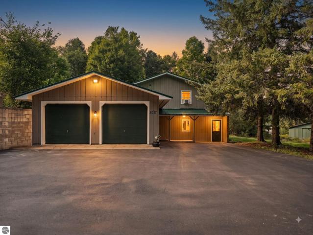8017 + 8135 Honey Hollow Road