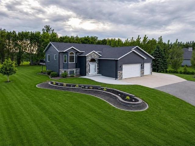 8018 Aquarius Dr, Fargo, ND 58104