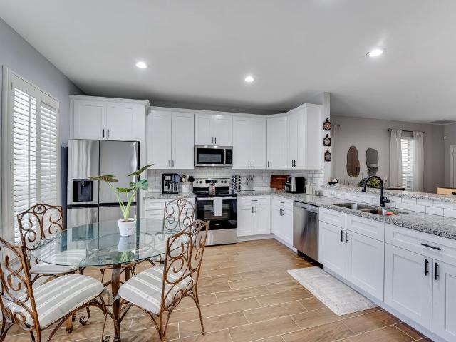 8018 Grow Lane