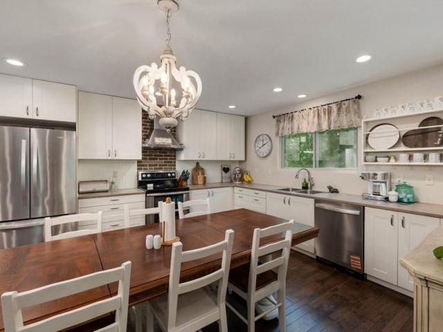 8018 Quiet Oaks Ln, Willard, MO 65781