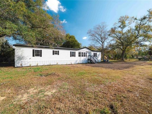 8019 N Meadowview Cir, Tampa, FL 33625