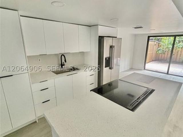 8010 NW 27th Pl Unit 8010, Sunrise, FL 33322