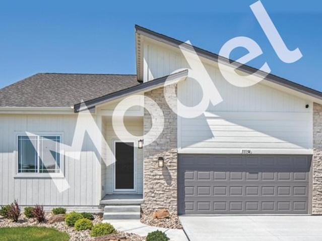 8010 N 113th St, Omaha, NE 68142