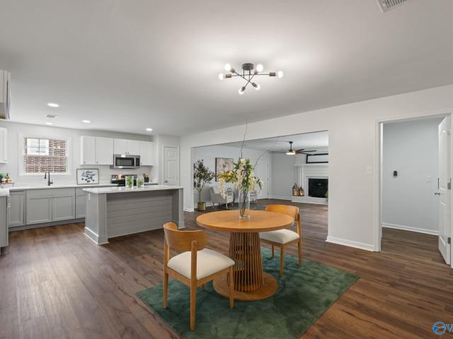 8010 Navios Drive SE