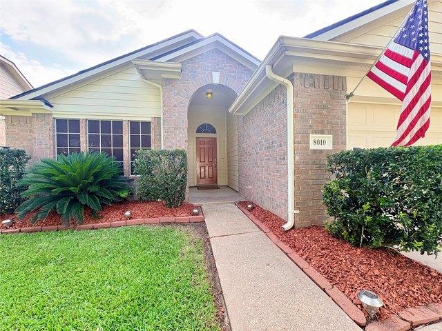 8010 Dogwood Ct, Baytown, TX 77523
