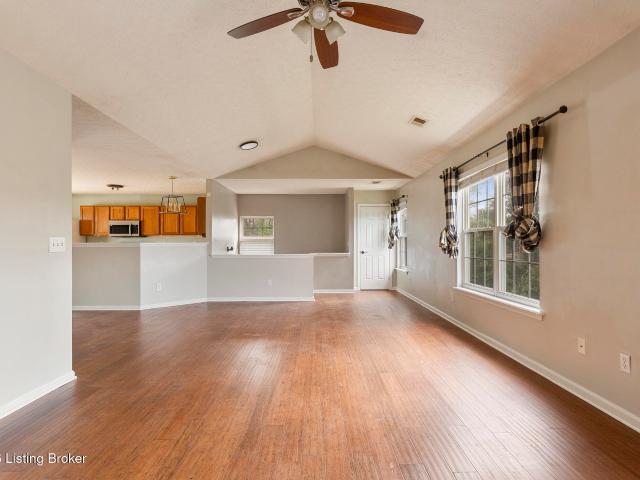 8010 Kelly Green Way