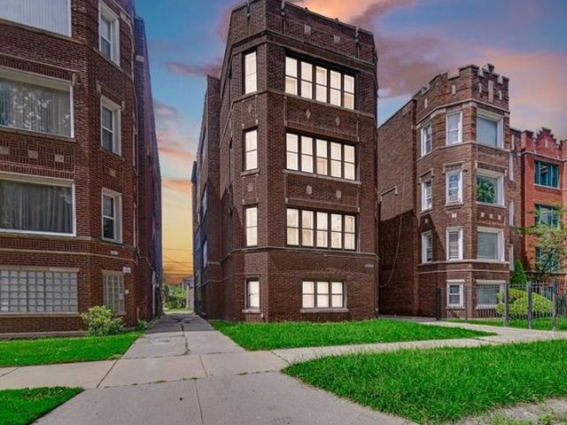 8010 S Phillips Ave, Chicago, IL 60617