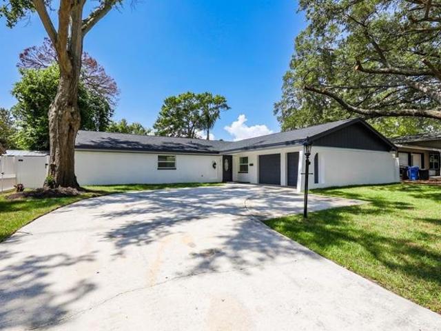 8010 W Hiawatha St, Tampa, FL 33615