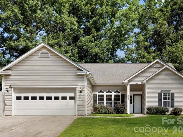 8011 Maxwelton Dr, Huntersville, NC 28078