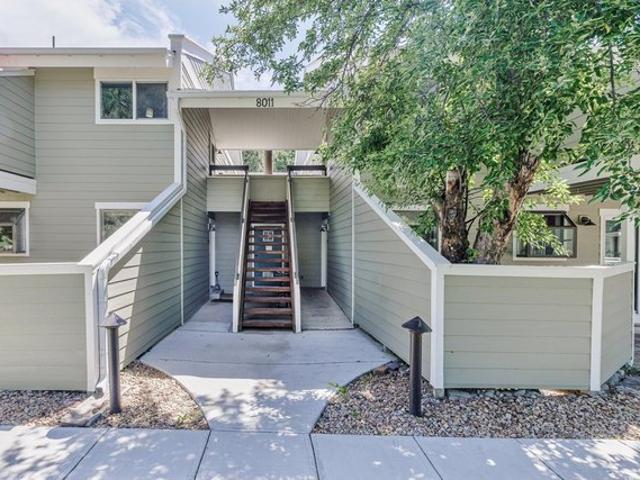 8011 Countryside Park Apt 215, Niwot, CO 80503