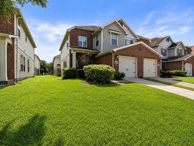 8011 Fisher Glen Ln, Houston, TX 77072