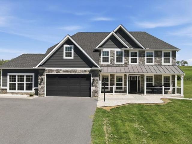 8011 Hidden Valley Ln, Waynesboro, PA 17268