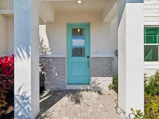 8011 Seaflower Pkwy, Bradenton, FL 34210