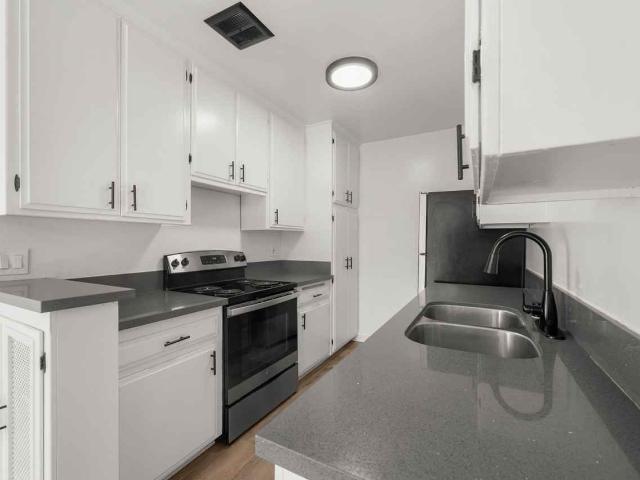 8011 W. Romaine Street 1 Bedroom Apartment for Rent at 8011 Romaine St, West Hollywood, CA 90046 West Hollywood