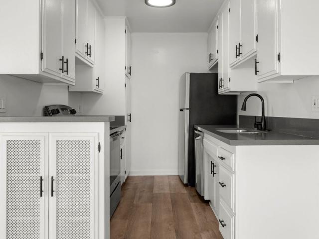 8011 W. Romaine Street Studio Apartment for Rent at 8011 Romaine St, West Hollywood, CA 90046 West Hollywood