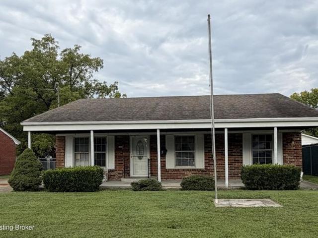 8012 Woodbury Dr, Louisville, KY 40219