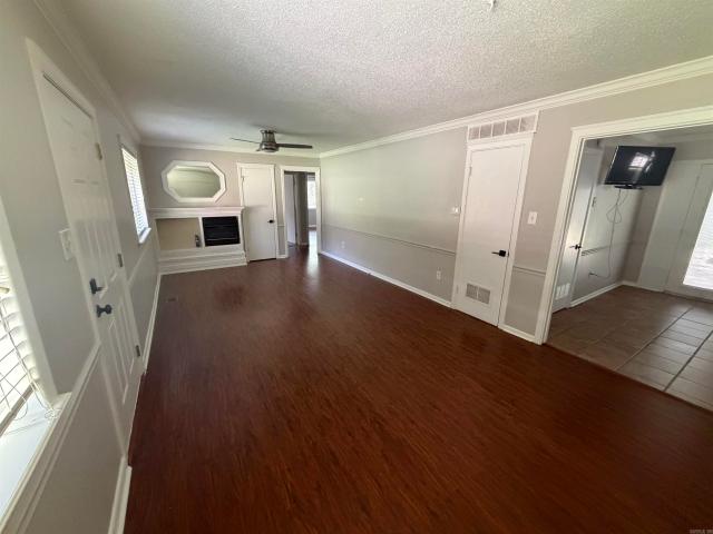 8013 Oakridge Drive