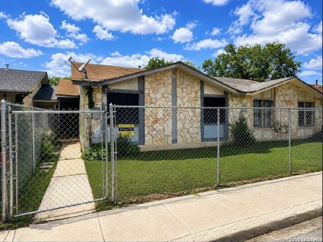 8013 Chipping, San Antonio, TX 78239