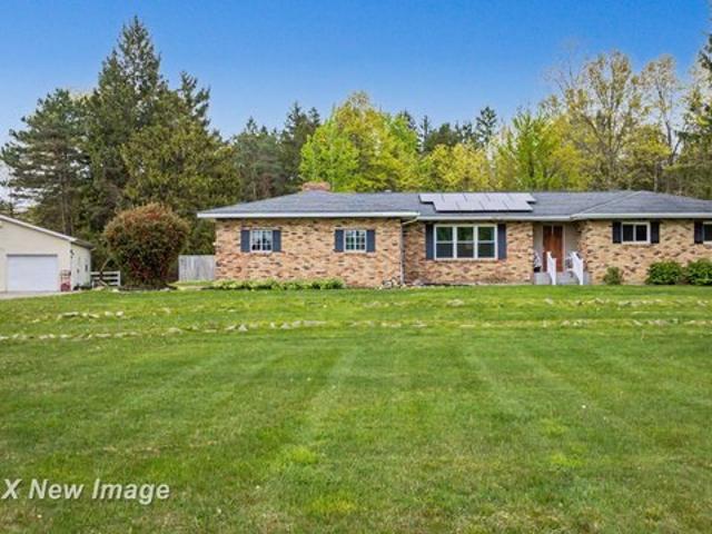 8013 S Merrill Rd, Saint Charles, MI 48655