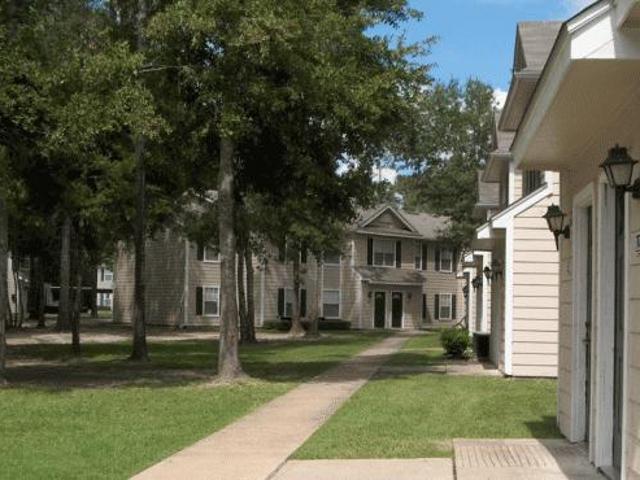 $801 / 3br 1212ft² You Deserve to Live Here! 3 BR Pine Club