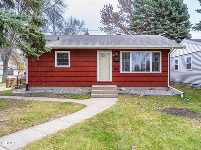 801 19th St S, Grand Forks, ND 58201