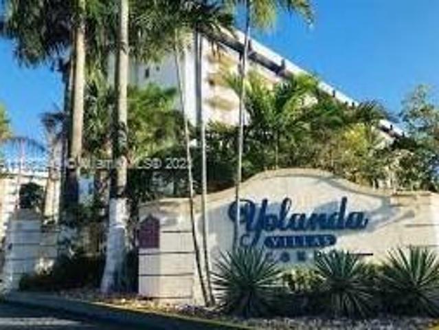 801 47th Ave NW #117W, Miami, FL 33126