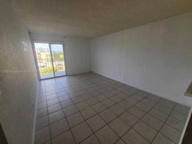801 47th Ave NW #808W, Miami, FL 33126