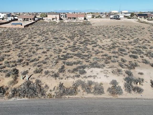 801 8th St NE, Rio Rancho, NM 87124