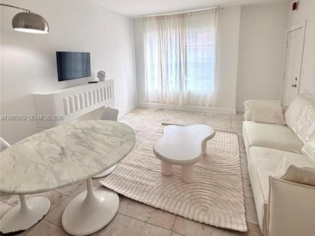 801 8th St Unit 104, Miami Beach, FL 33139