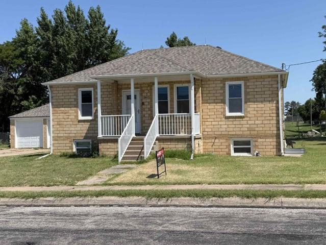 801 8th St, Victoria, KS 67671