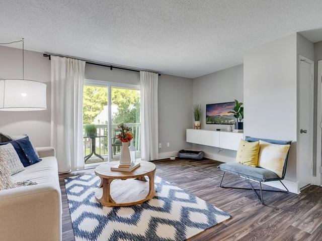 801 Cahaba Forest Cv, Birmingham, AL 35242