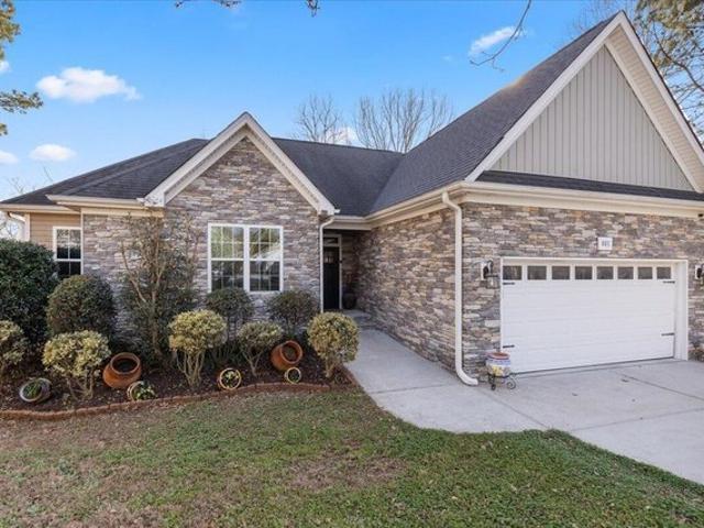 801 Clean View Ct, Fuquay Varina, NC 27526