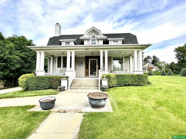 801 and 811 10th St, Wisner, NE 68791
