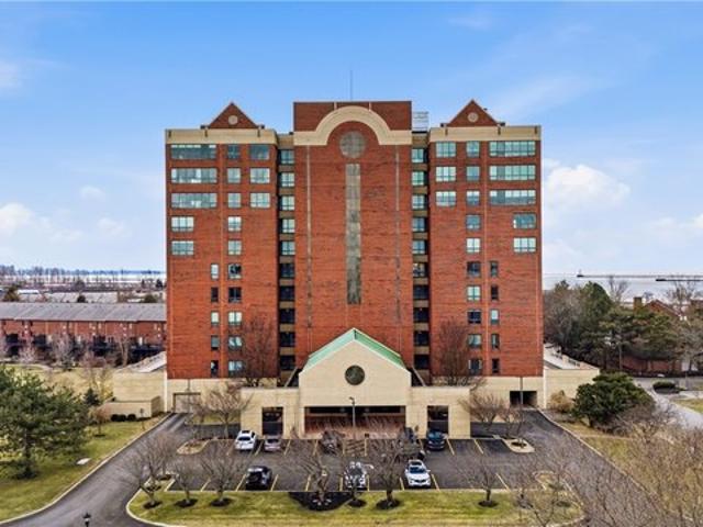 801 Admirals Walk Cir, Buffalo, NY 14202
