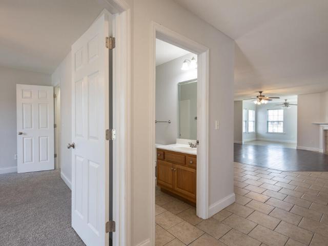 801 Applebrook