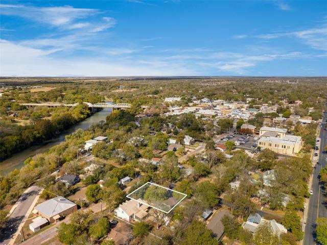 801 Austin St, Bastrop, TX 78602 | MLS #2599 | Compass