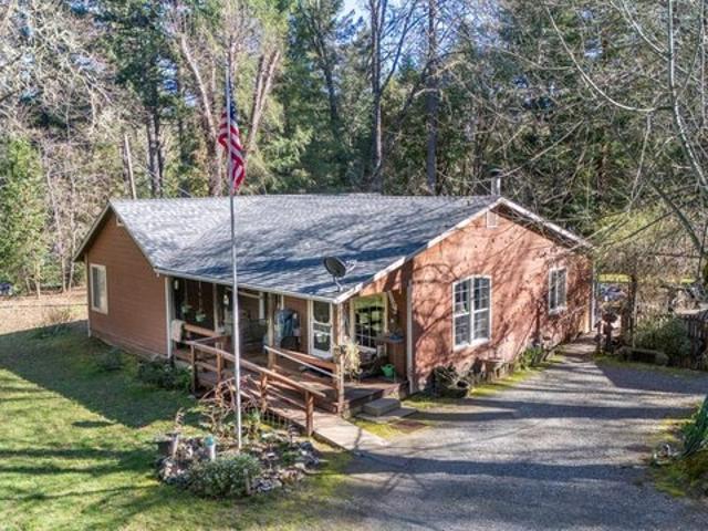 801 Bauer Rd, Laytonville, CA 95454