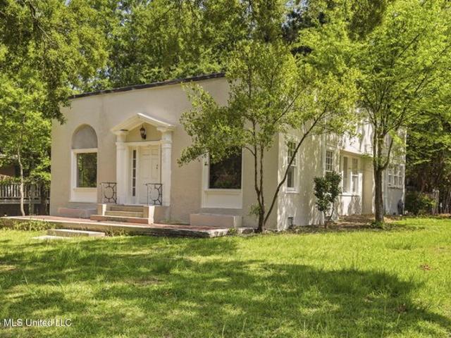 801 Belhaven St, Jackson, MS 39202