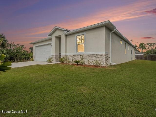 801 Gelaso St SW, Palm Bay, FL 32908 | MLS #1069