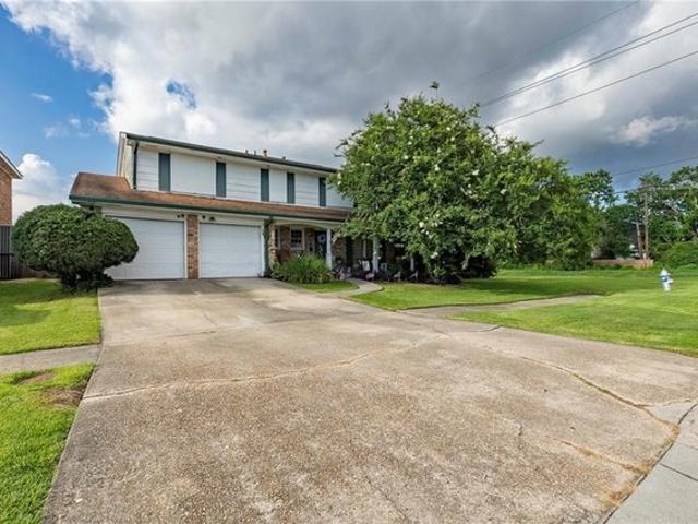 801 Ginette Dr, Gretna, LA 70056