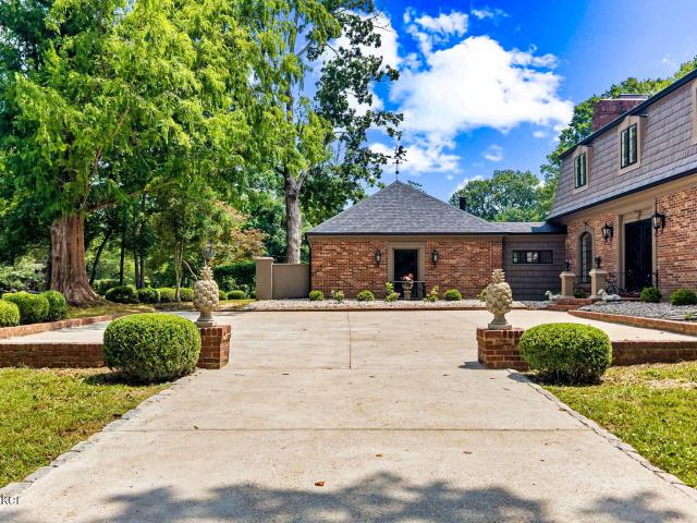 801 Greenwillow Way