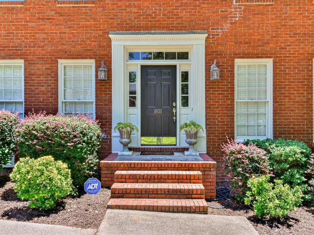 801 Deercrest Lane