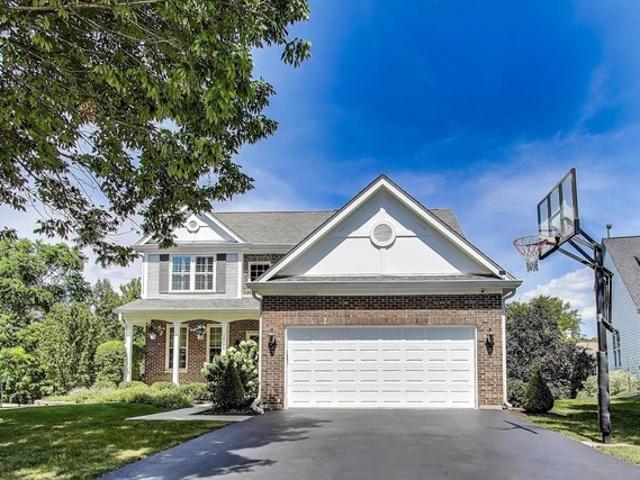 801 Dunhill Ct, Gurnee, IL 60031