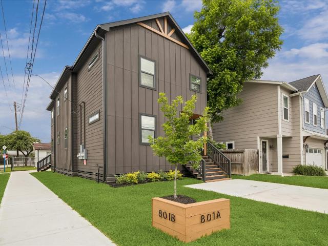 801 E 32nd 1/2 Street A B